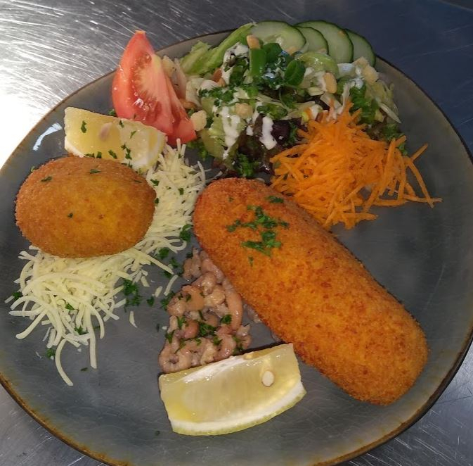 Snacks & Salades | Diepenbroek Tennis - Padel